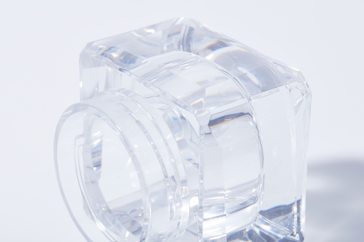 Weekend Word / Light - Material ConneXion